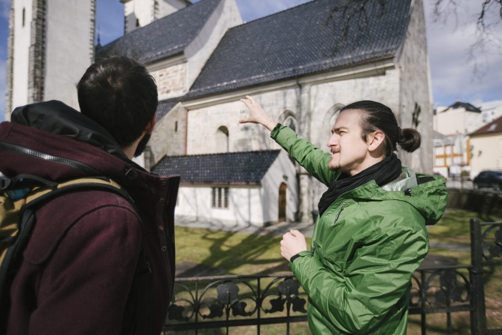 Modalen Tour - Norwegian Guide Service